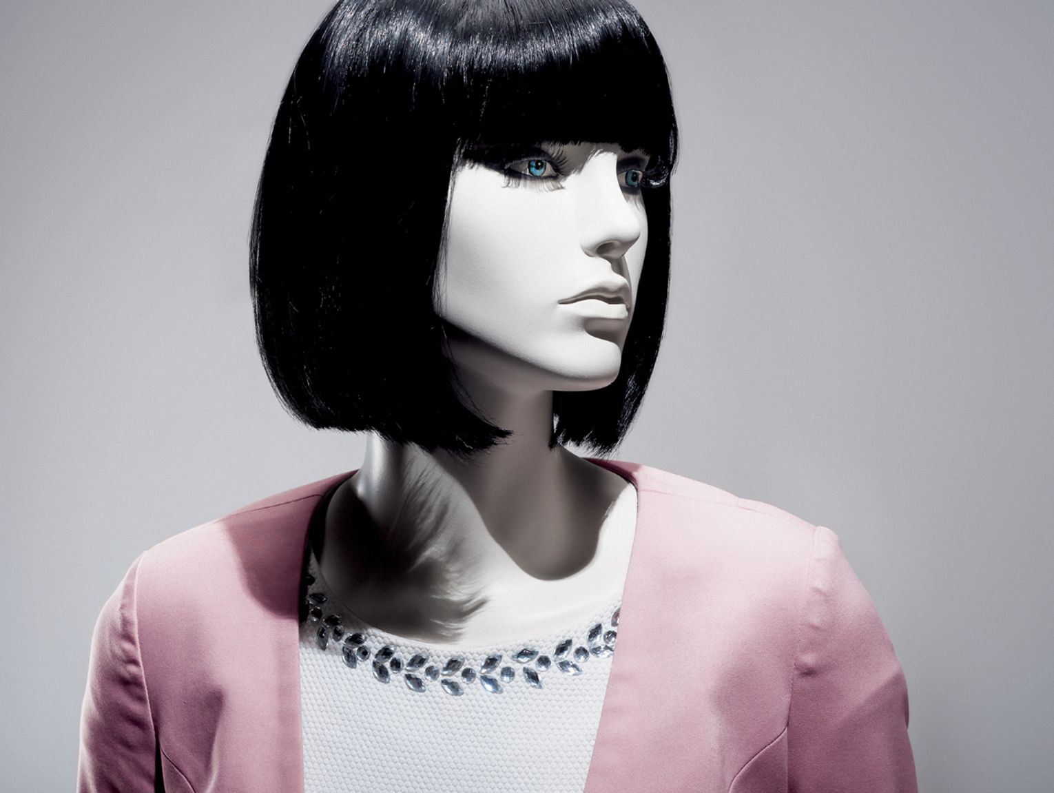 Manekiny, które mają ludzką twarz i figurę - czemu budzą aż tak skrajne ...